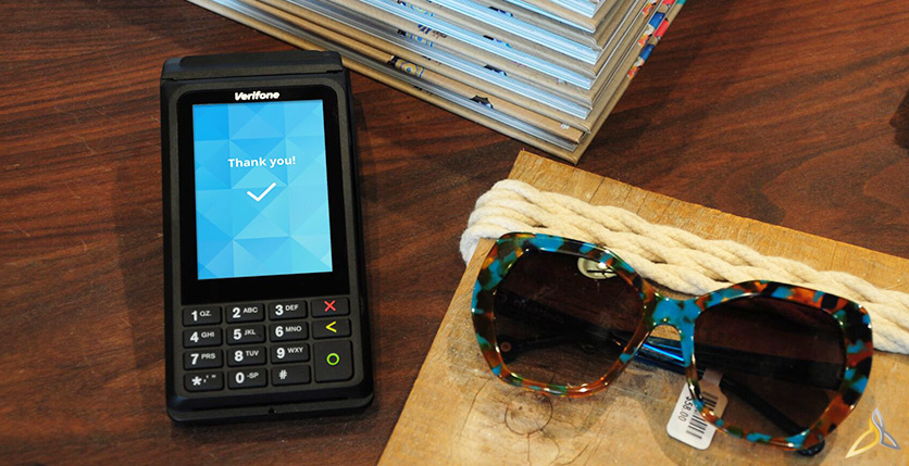 Avis : Verifone V240m, un terminal bancaire mobile complet (8/10 ...