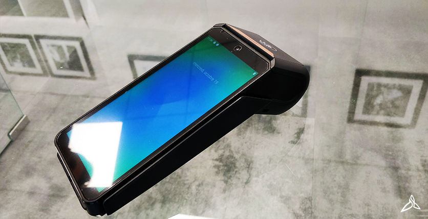 Avis: AXIUM DX8000, le tpe Ingenico innovant (9/10) - Synalcom